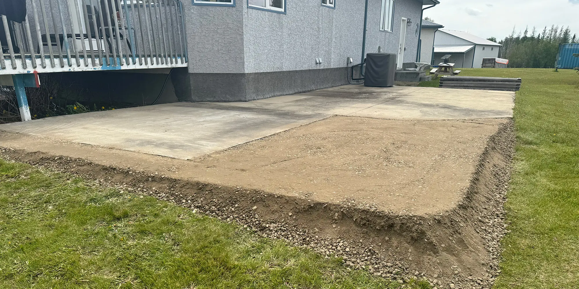 Artificial Grass and Gravel | Rubber Surfaces